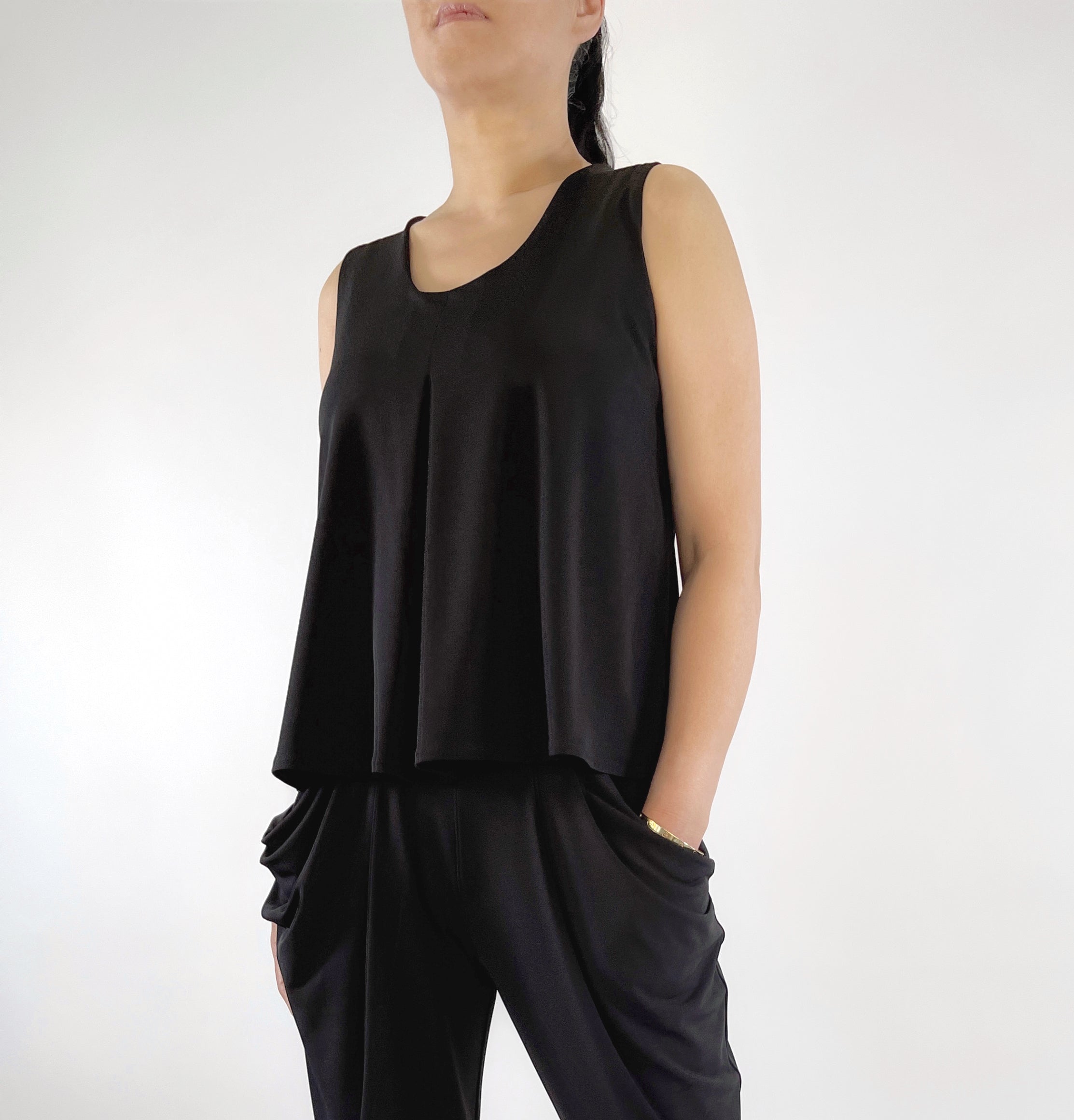 2 Layer Tank | PERIPHERY